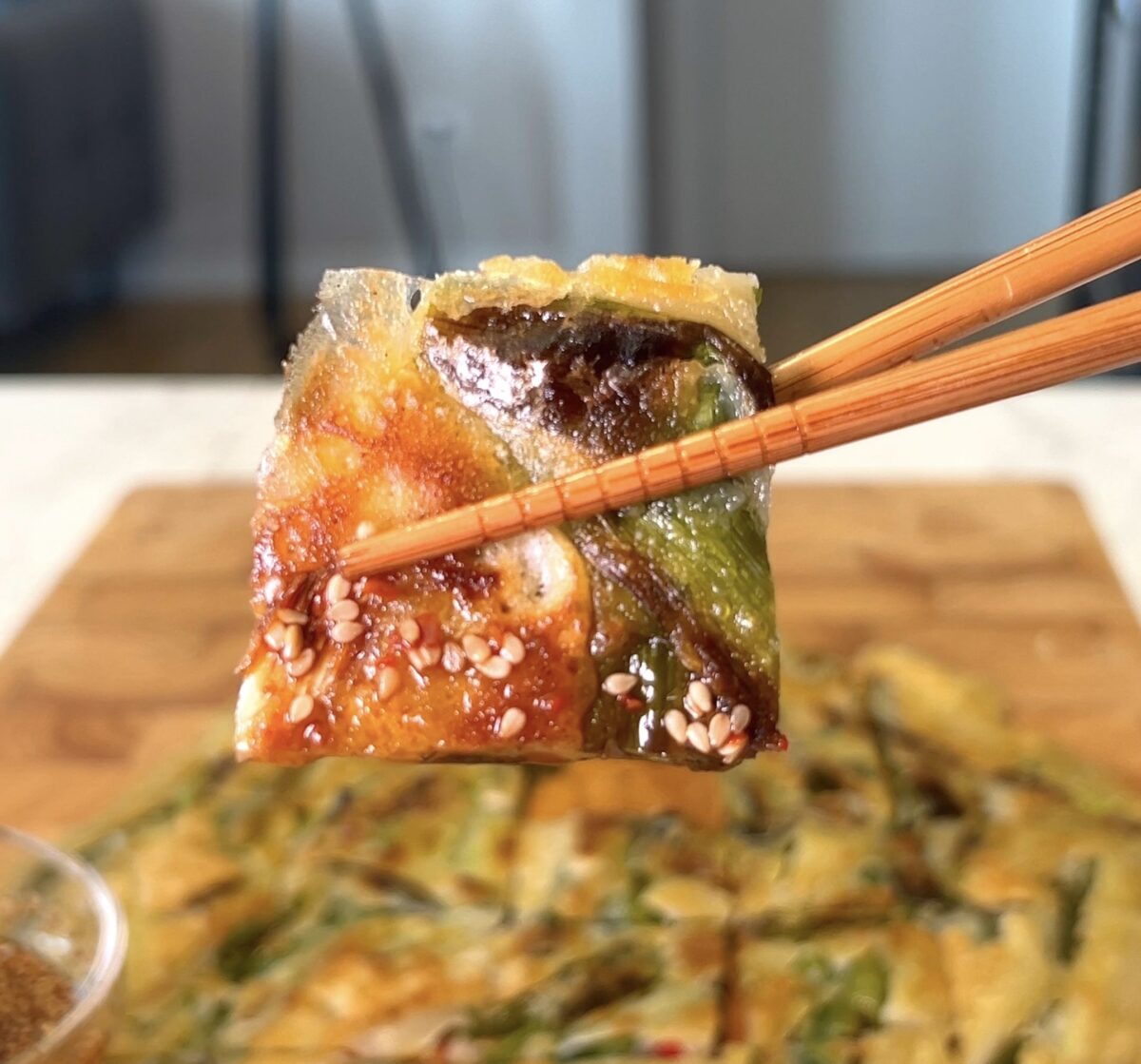 Loaded Smashed Potato Cups – Crispy And Cheesy Snack | Dr. Vegan Loaded Smashed Potato Cups – Crispy And Cheesy Snack | Dr. Vegan