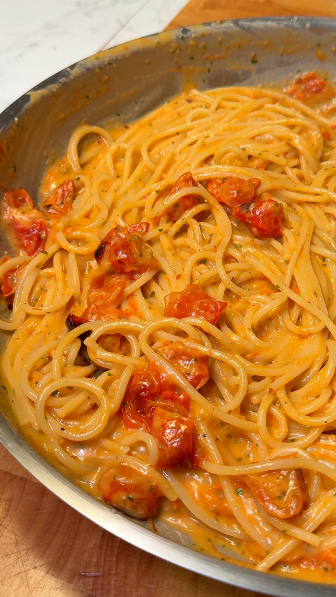 Creamy Roasted Tomato And Garlic Pasta | Vegan Pasta Recipe
